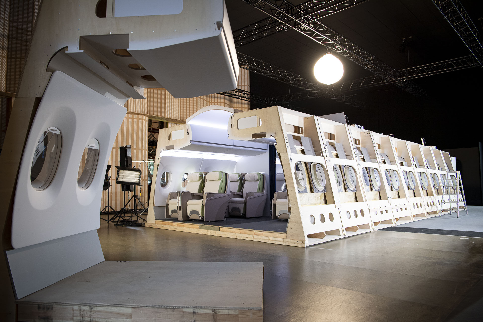 Aircraft cabin LF7 7 – Occitanie films